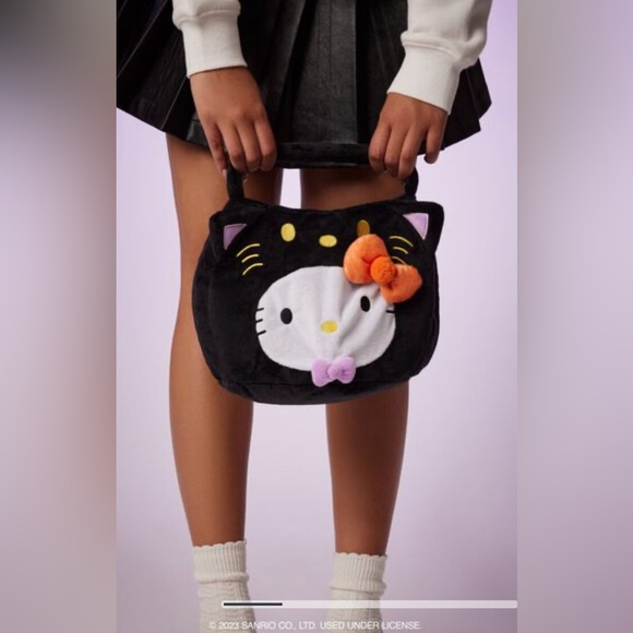 Forever 21 | Bags | Hello Kitty X Forever Twenty One Black Faux Fur ...